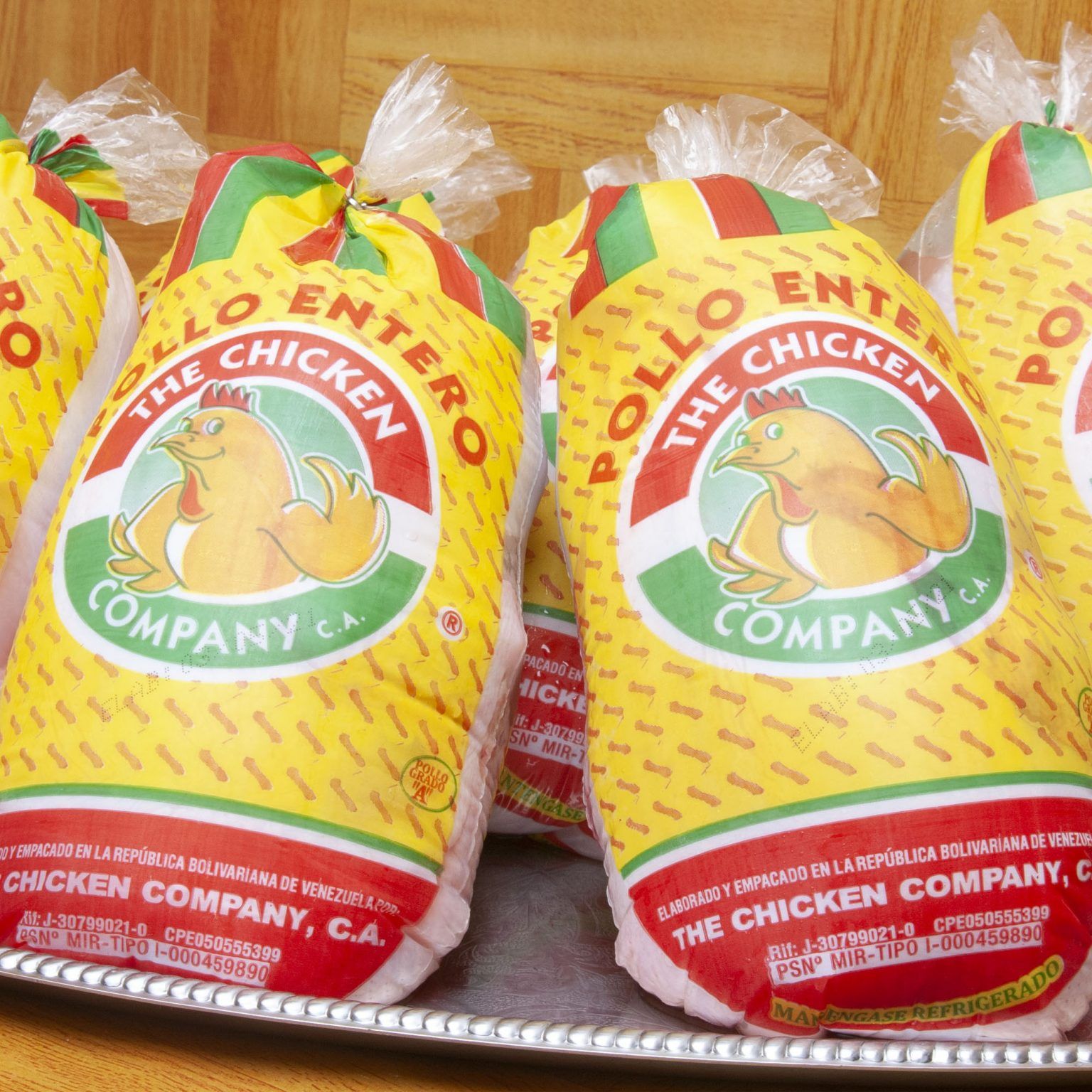 Pollo entero embolsado